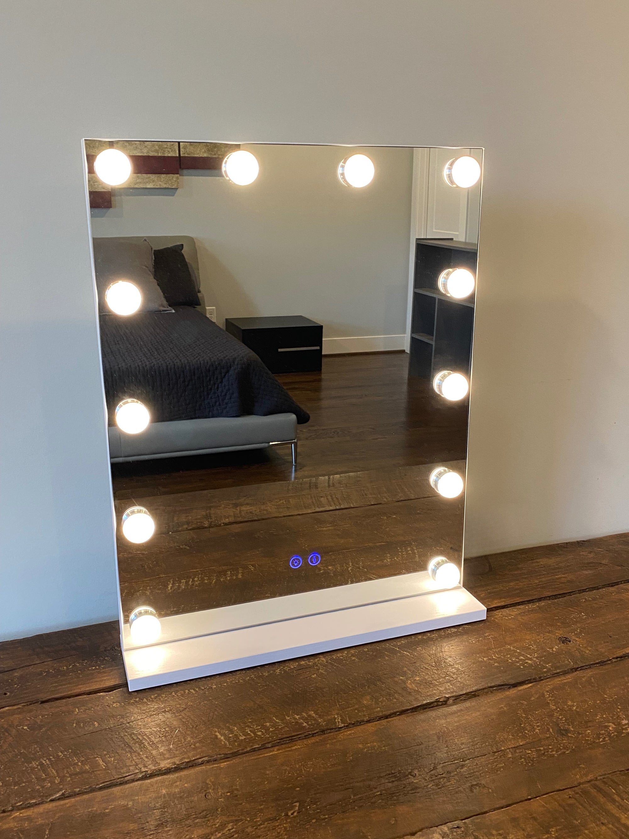 Hollywood Mirror - UA – CBL Order